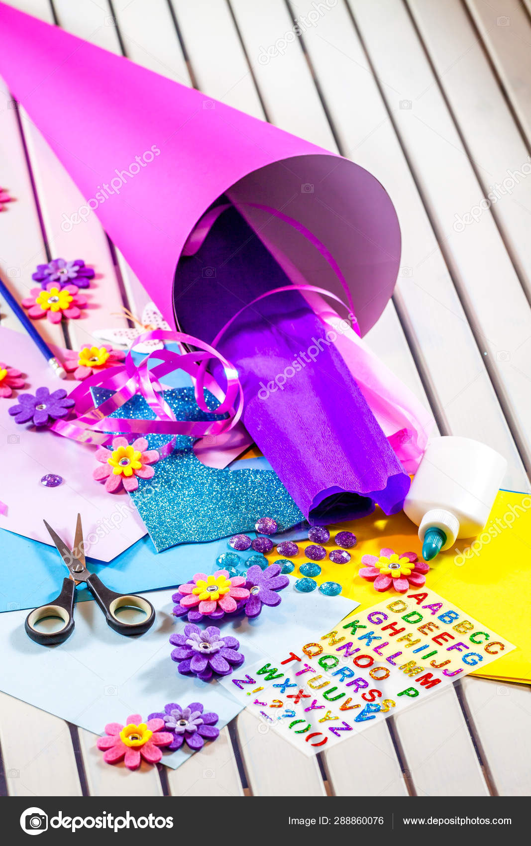 Crafting a candy cone from paper for the first day of school — Stock ...