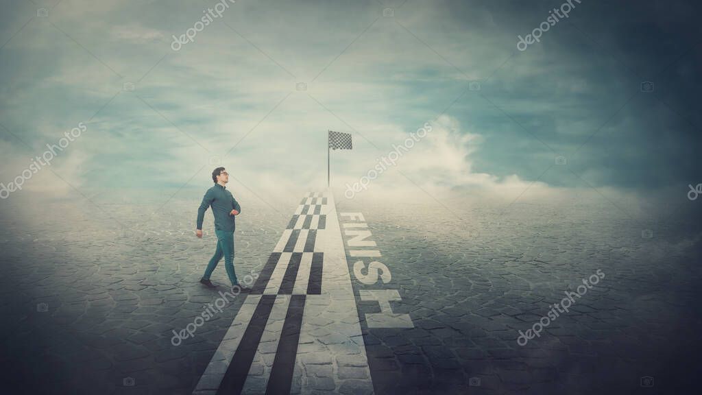 Escena conceptual, empresario confiado y competitivo que cruza la línea ...