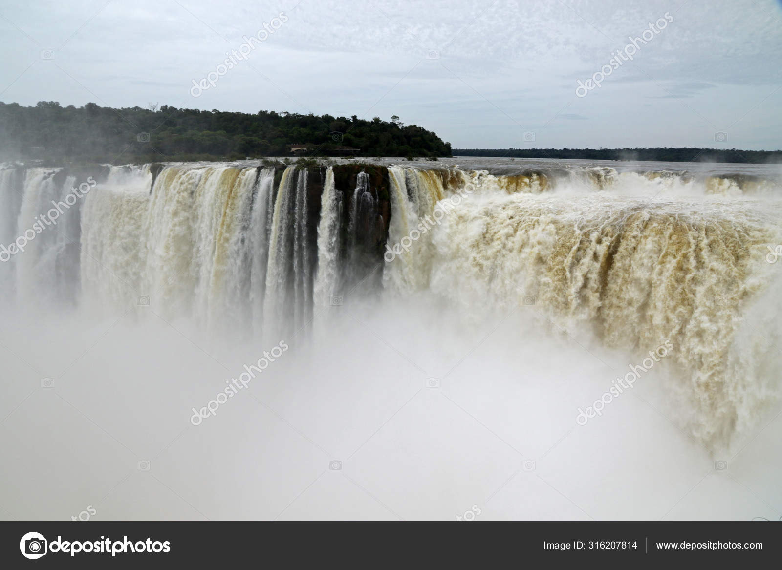 Garganta Del Diablo Cataratas Del Iguazú Argentina: fotografía de stock ...