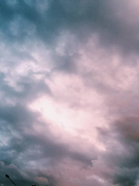 Ponuré ráno obloha stock fotografie, royalty free Ponuré ráno obloha ...