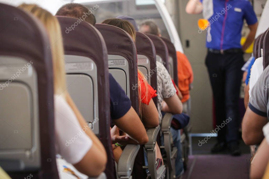 Reglas de seguridad a bordo. Instrucciones de embarque del avión. 2024