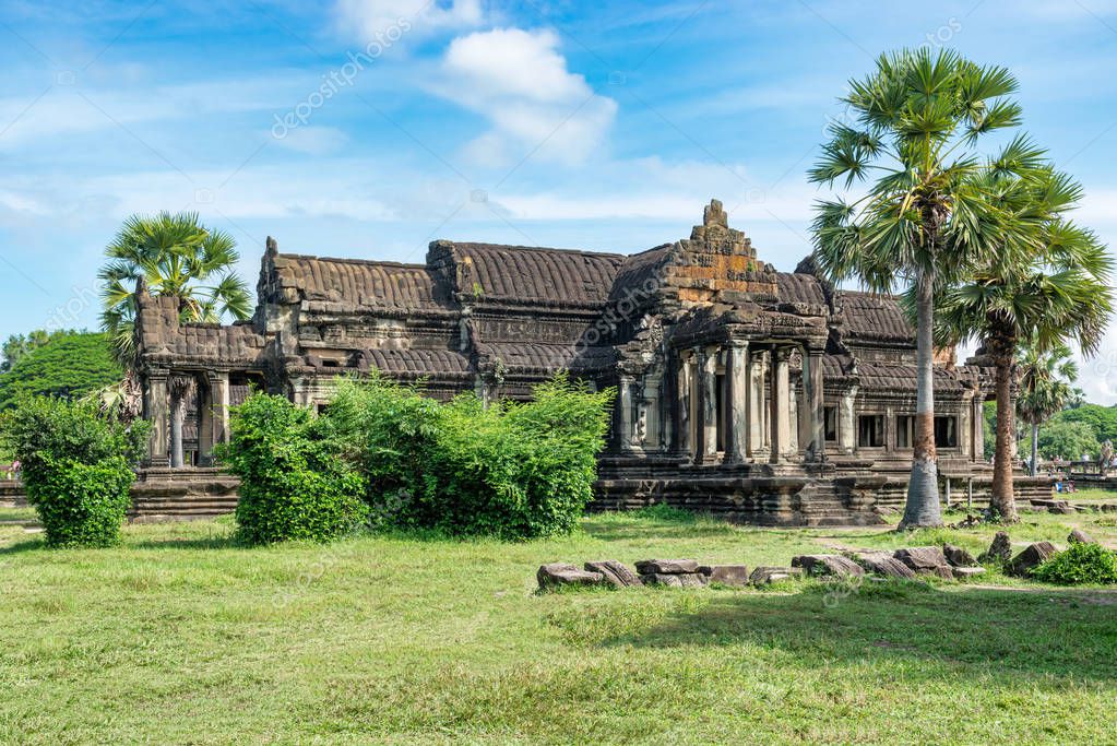 Edificio de la Biblioteca Norte en Angkor Wat, Camboya. Es el complejo ...
