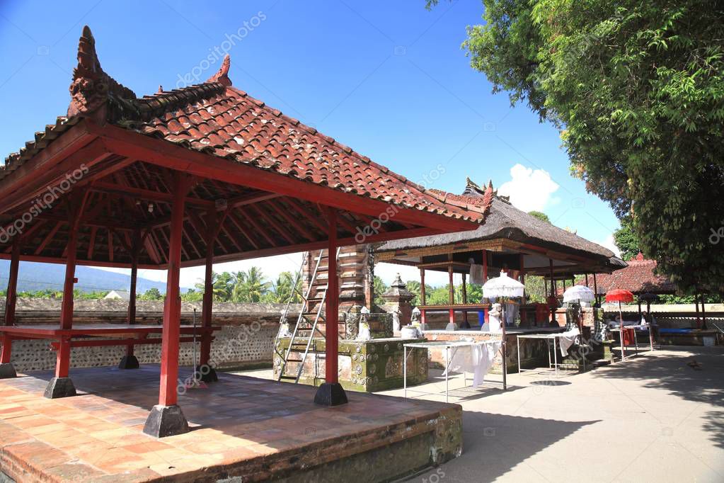 El complejo de templos Pura Lingsar fue construido en 1714, el lugar ...