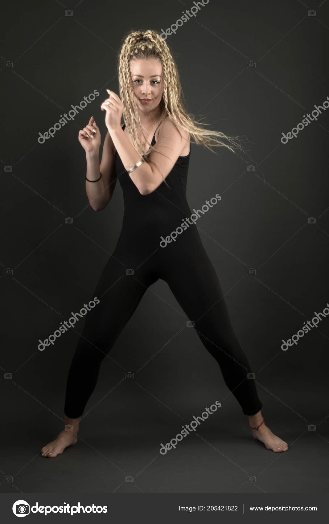 Sexy Woman Dancing Dancehall Stock Photo by ©muro 205421822