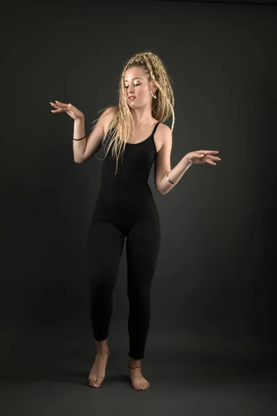 Sexy Woman Dancing Dancehall Stock Photo by ©muro 205096064