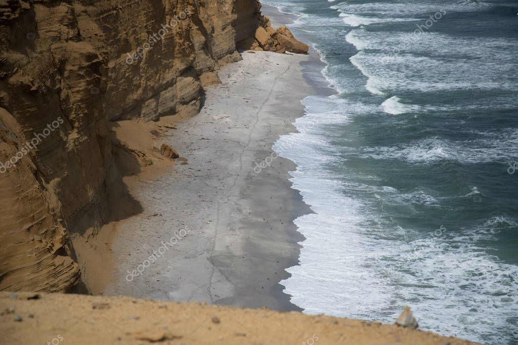 Playa Supay en Reserva Nacional Paracas, Perú. El objetivo principal de ...