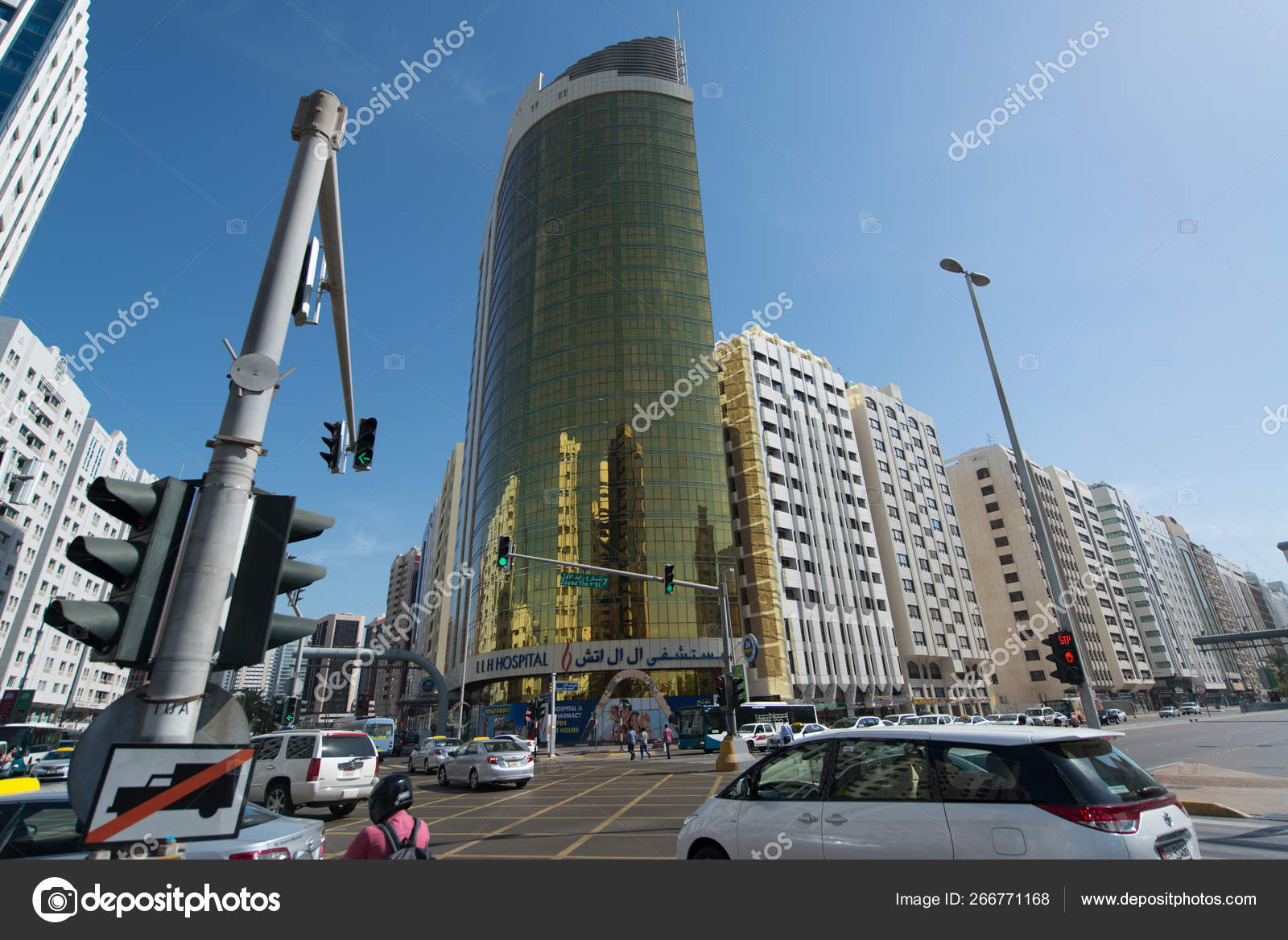 Abu Dhabi June 2014 Shining Towers Building June 2014 Abu — Stock ...