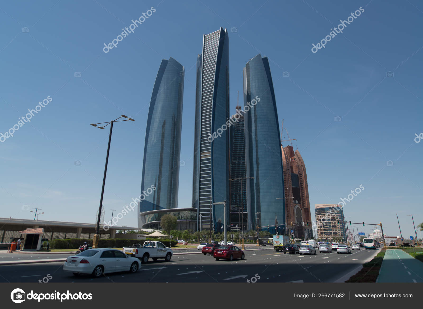 Abu Dhabi June 2014 Shining Towers Building June 2014 Abu — Stock ...