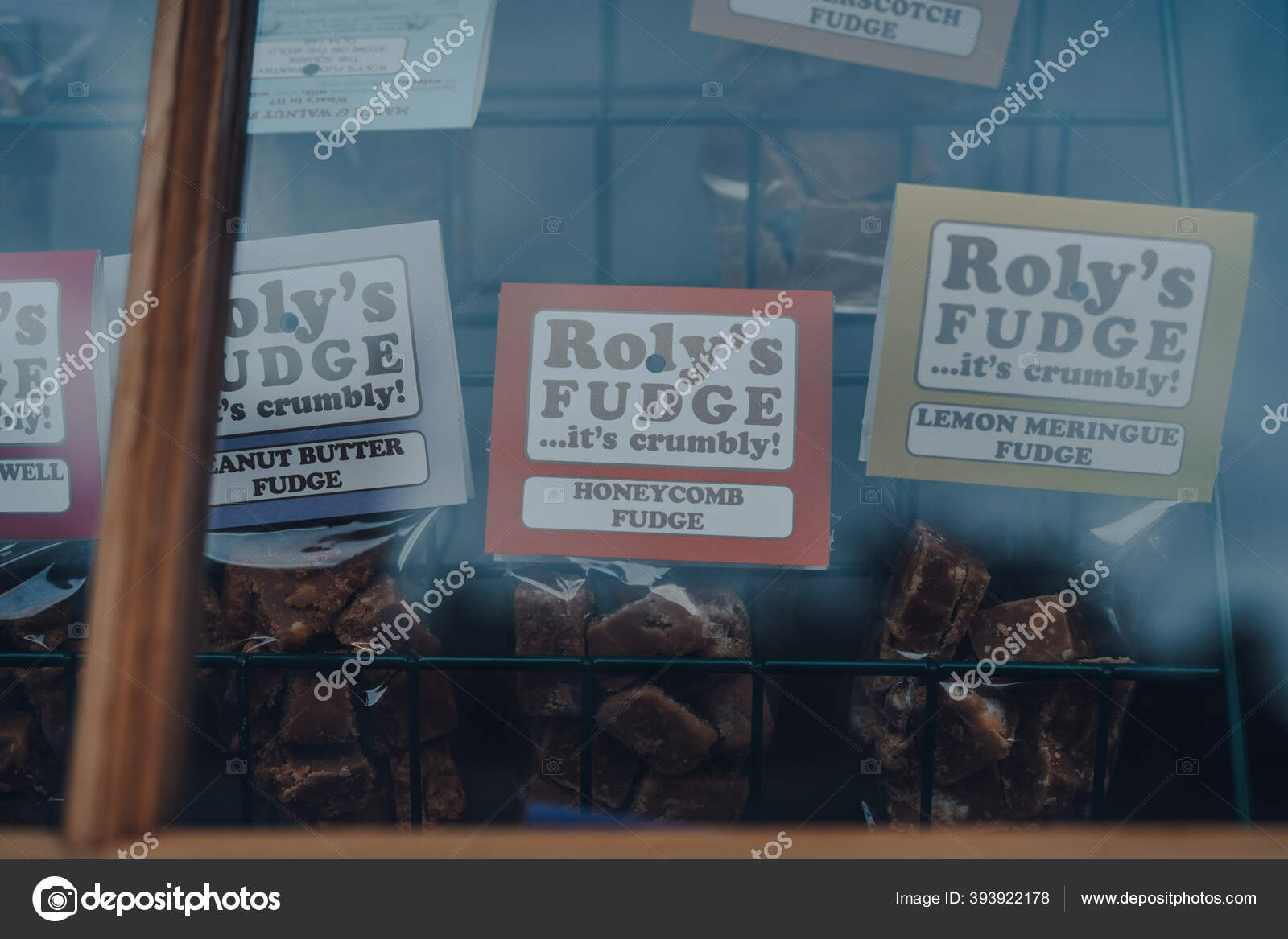 Stow Wold July 2020 Rolys Fudge Display Shop Window Cotswolds — Stock ...