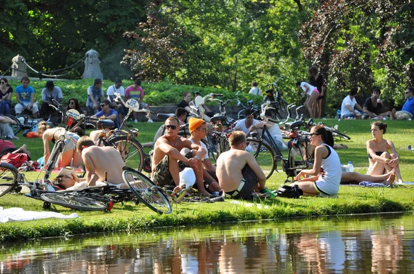 Vondelpark Stock Photos, Royalty Free Vondelpark Images | Depositphotos Vondelpark Stock Photos, Royalty Free Vondelpark Images | Depositphotos