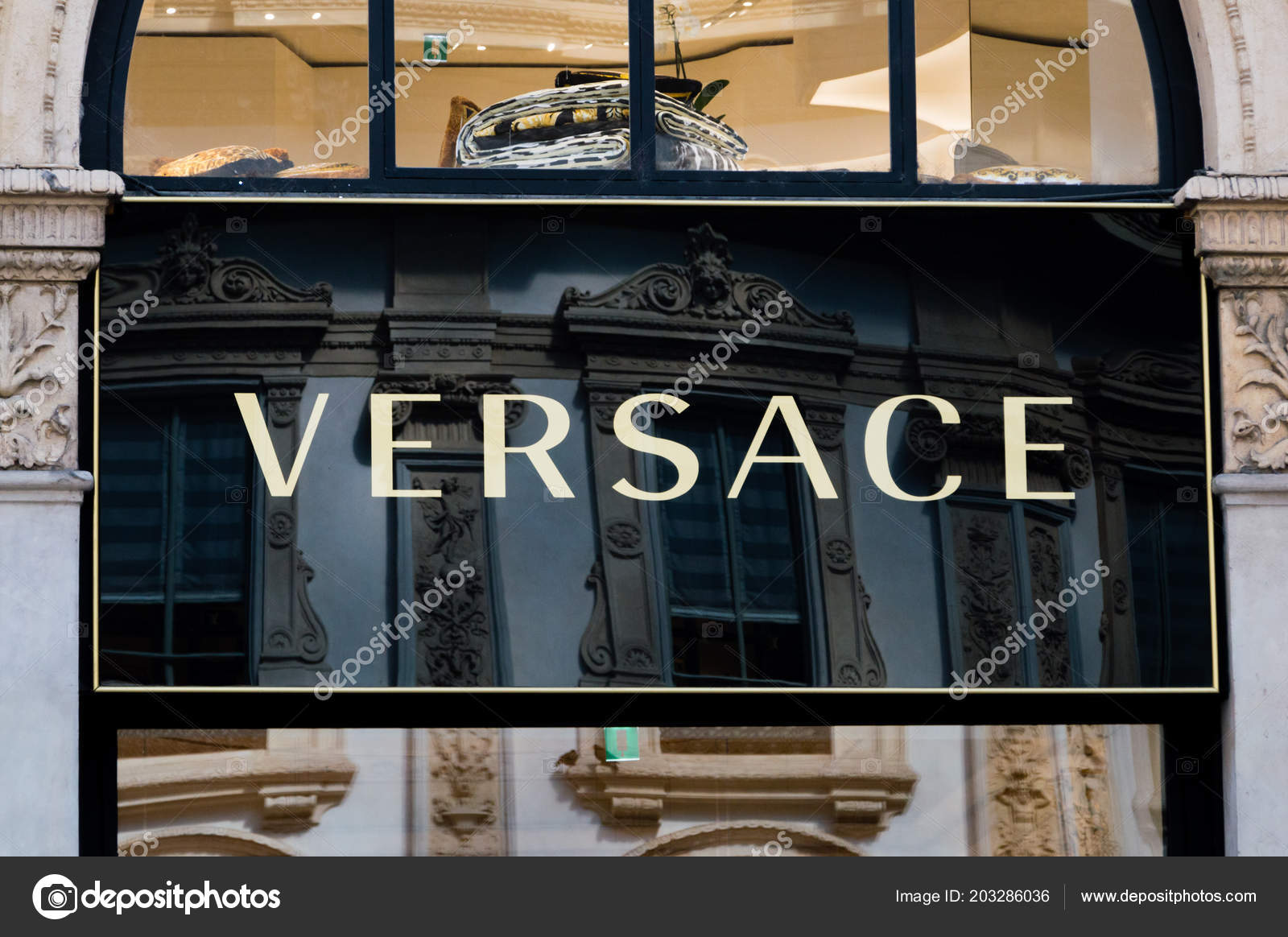 Versace Store