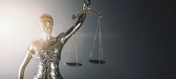 La Estatua de la Justicia - dama de justicia o Iustitia / Justia la ...