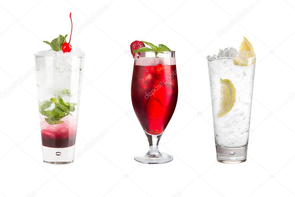 Una variedad de bebidas alcoh licas, bebidas y c cteles sobre un fondo ...