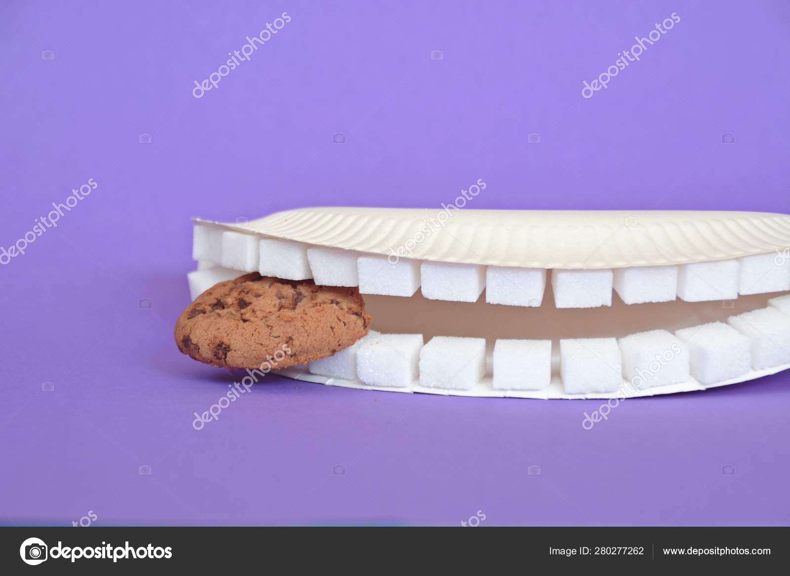 Dientes Hechos Terrones Azúcar Mordiendo Una Galleta Frente Fondo ...