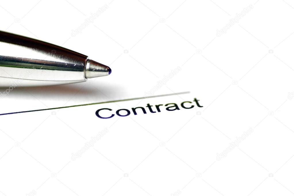 Primer plano de una línea para firmar un contrato en papel blanco con ...