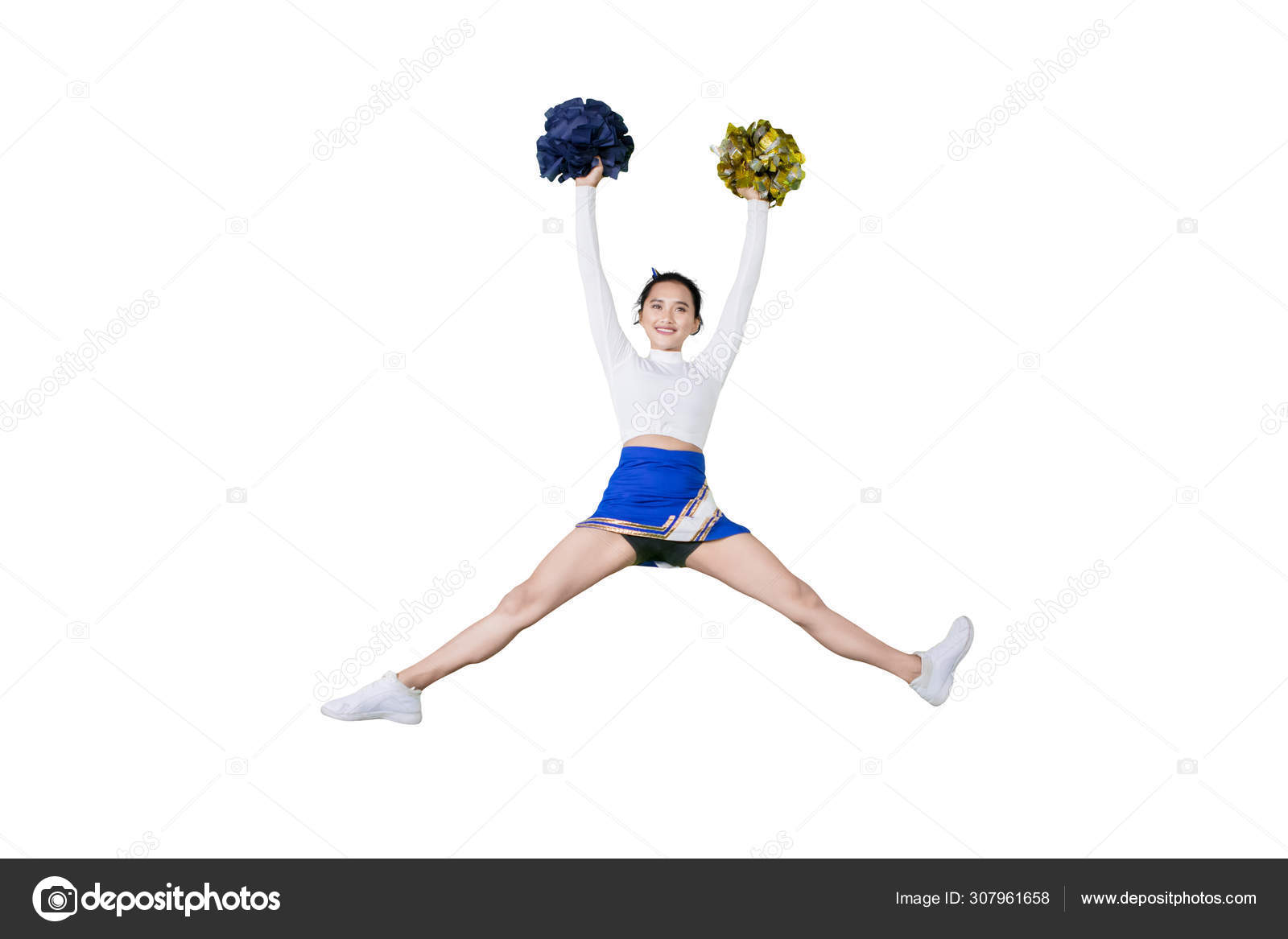 Beautiful cheerleader performing dances on studio — Stock Photo ...
