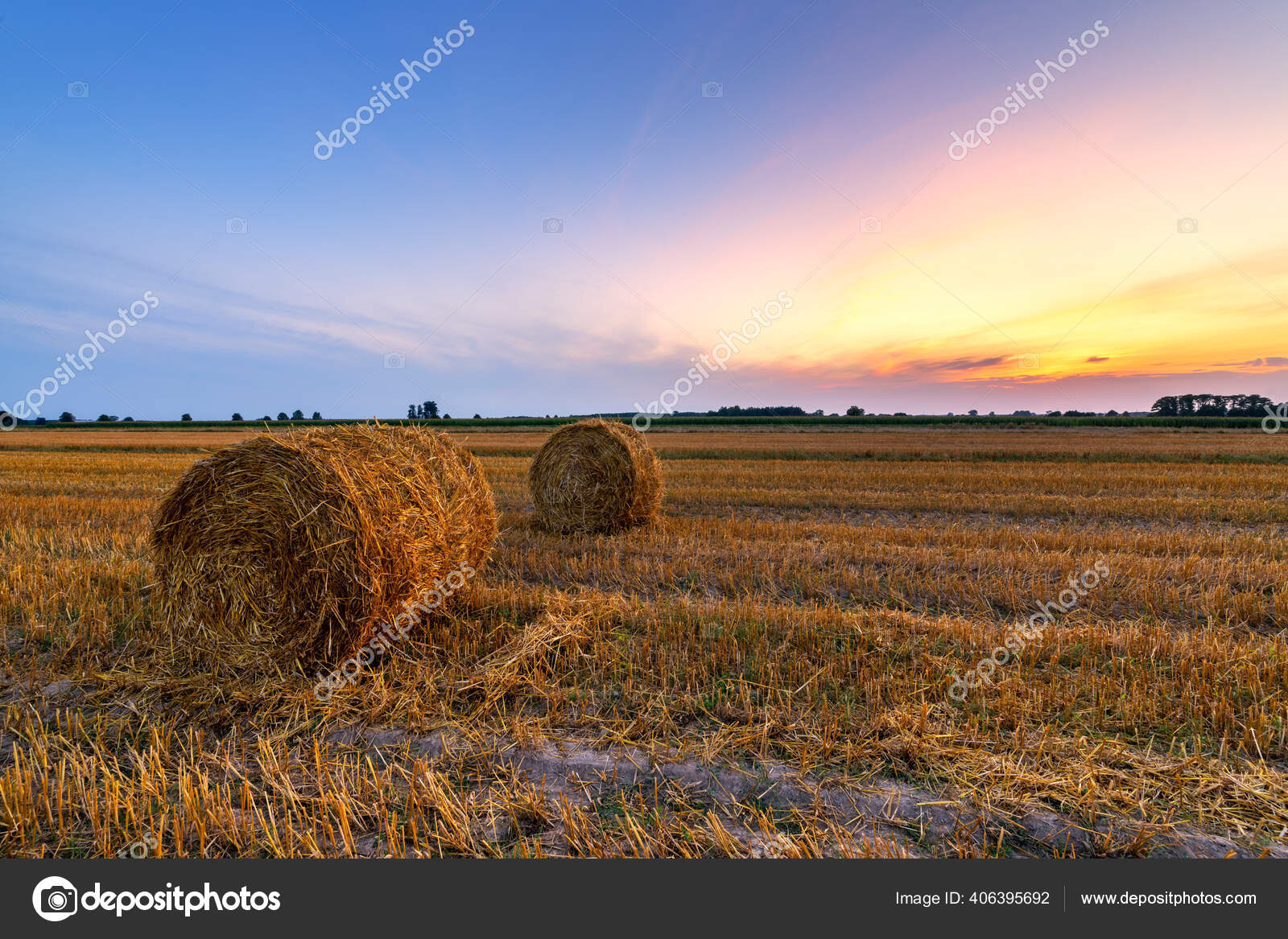 Beautiful Summer Sunrise Fields Hay Bales — Stock Photo © kwasny222 ...