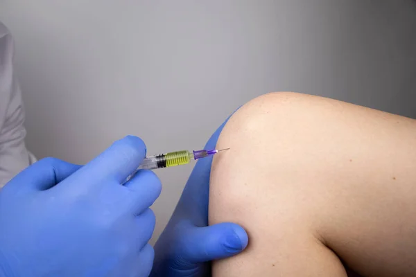 Knee pain injection Stock Photos, Royalty Free Knee pain injection ...