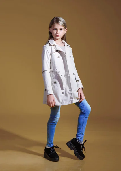 Model little Images - Search Images on Everypixel