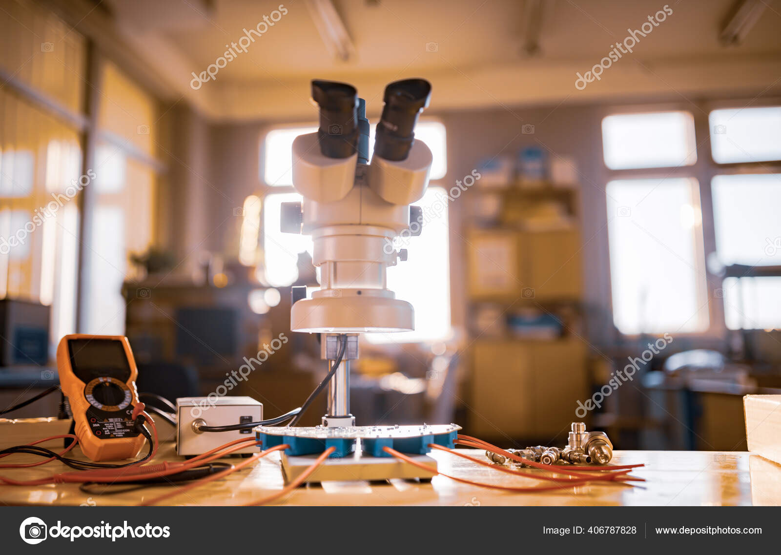 Modern Electron Microscope