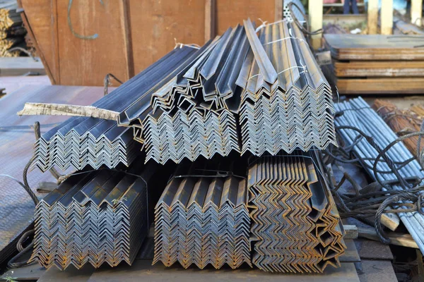 Pile plates Stock Photos, Royalty Free Pile plates Images | Depositphotos