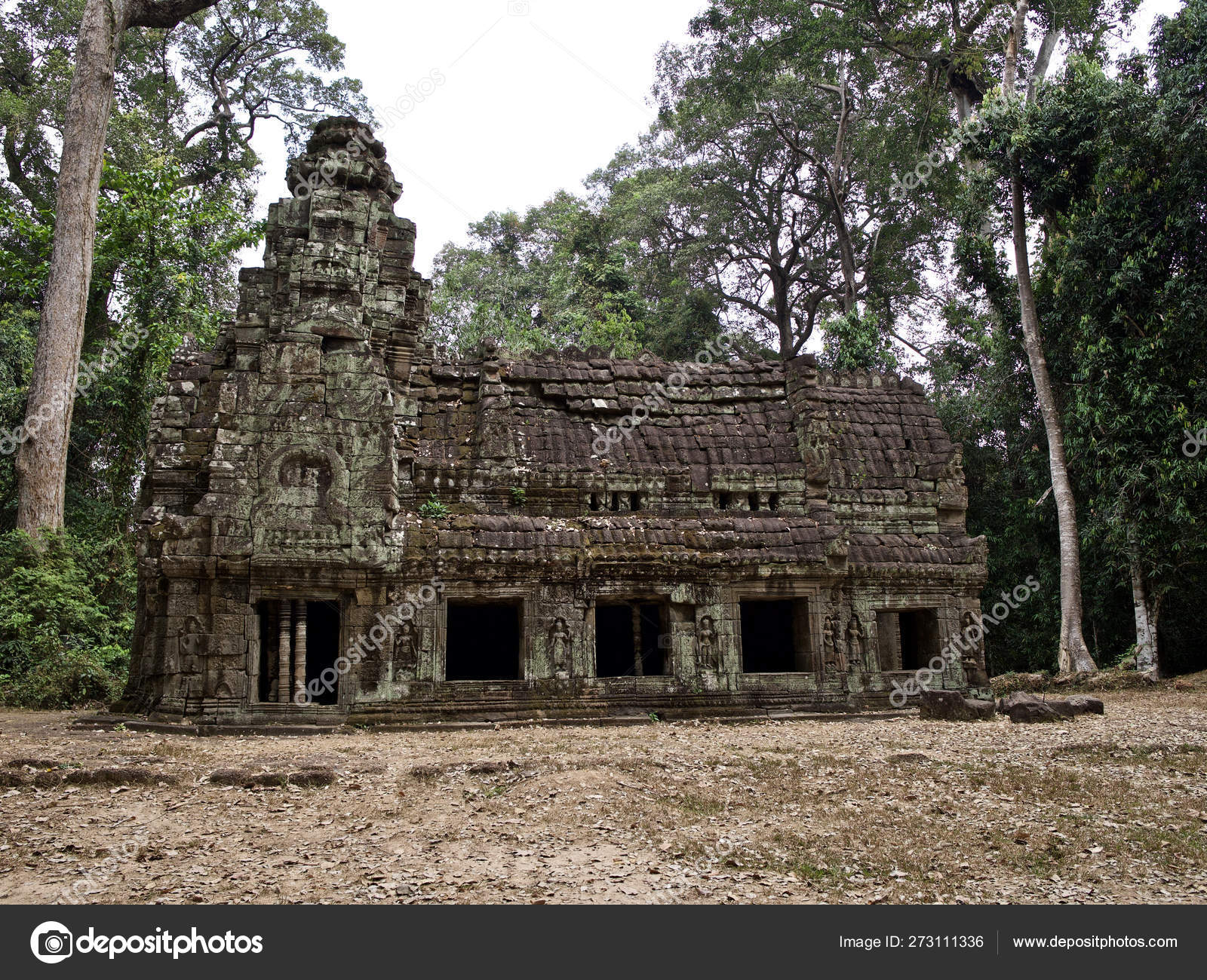Architecture of ancient temple complex Angkor, Siem Reap — Free Stock ...