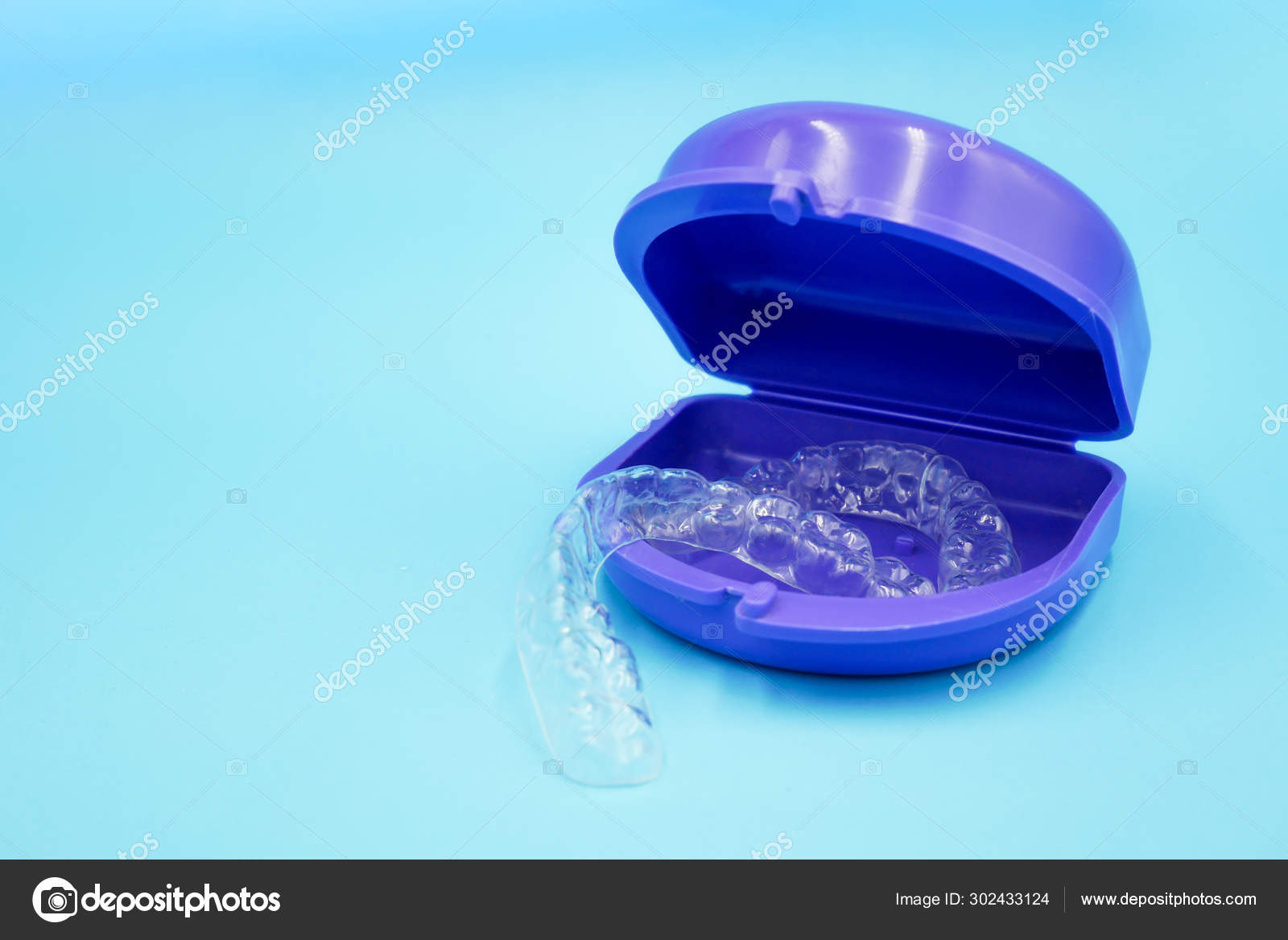 Clear plastic retainer teeth in the box set Stock Photo by ©Bhubeth ...