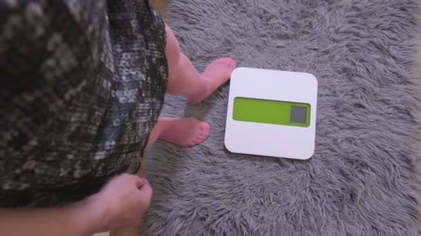 234 Stepping on scale Videos, Royalty-free Stock Stepping on scale ...