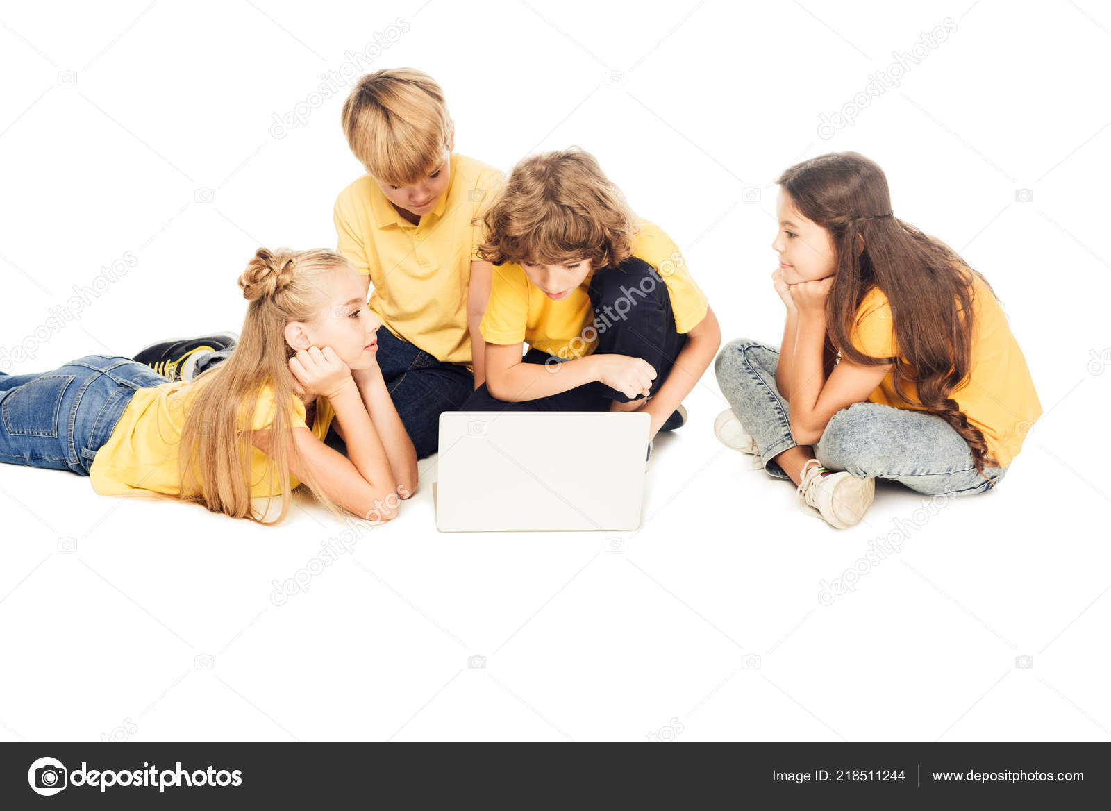 Group Adorable Children Using Laptop Together Isolated White — Free ...