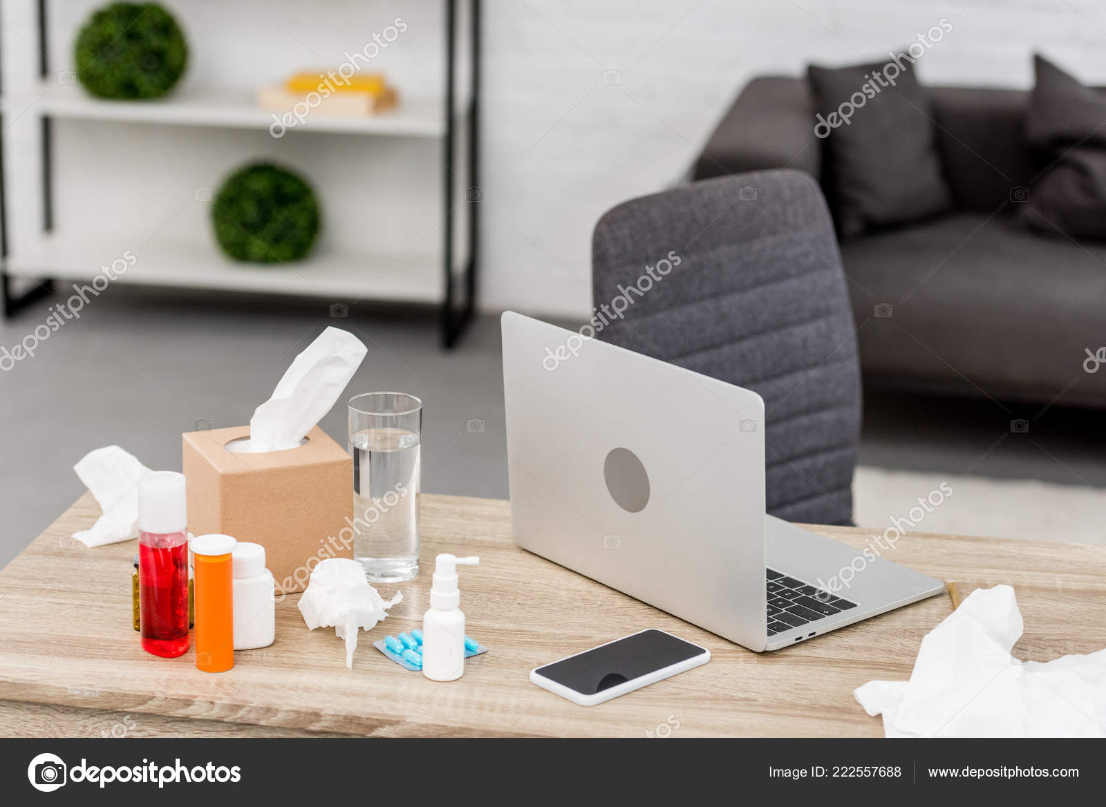 Close Shot Messy Office Workplace Laptop Various Medicines — Stock ...