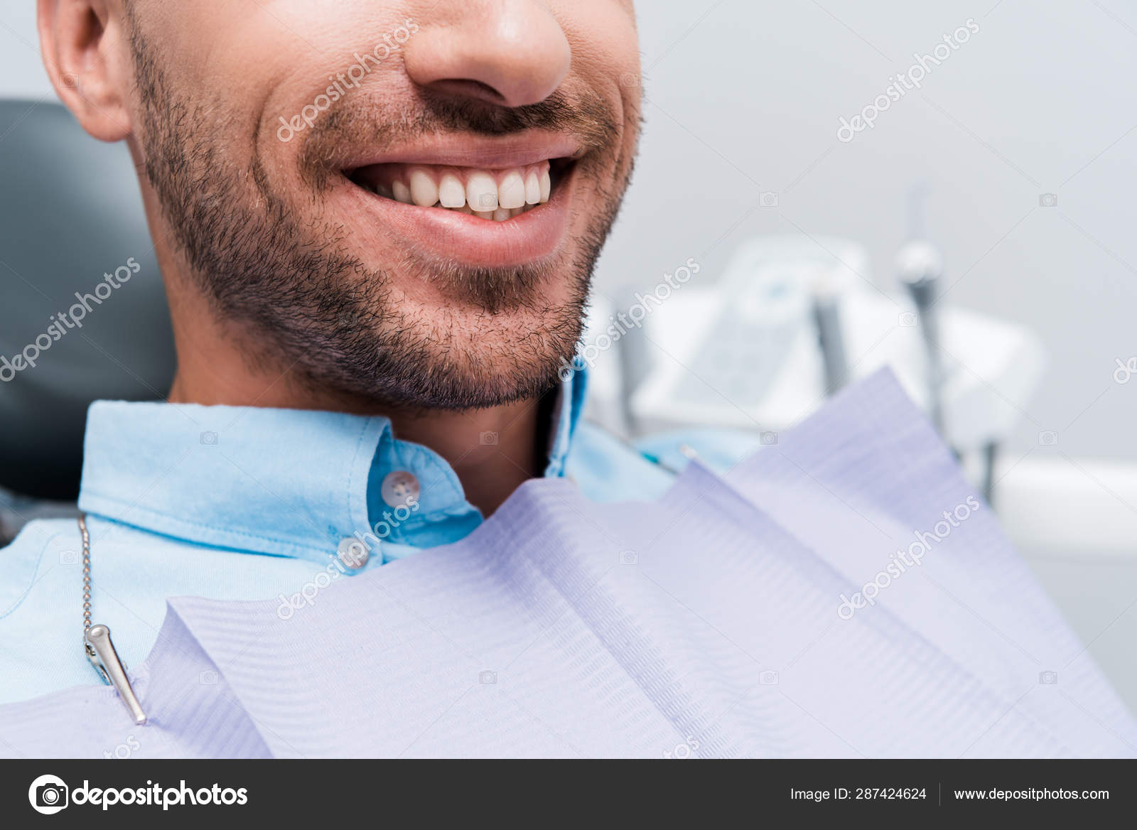 Cropped View Happy Patient Smiling Dental Clinic — Stock Photo ...