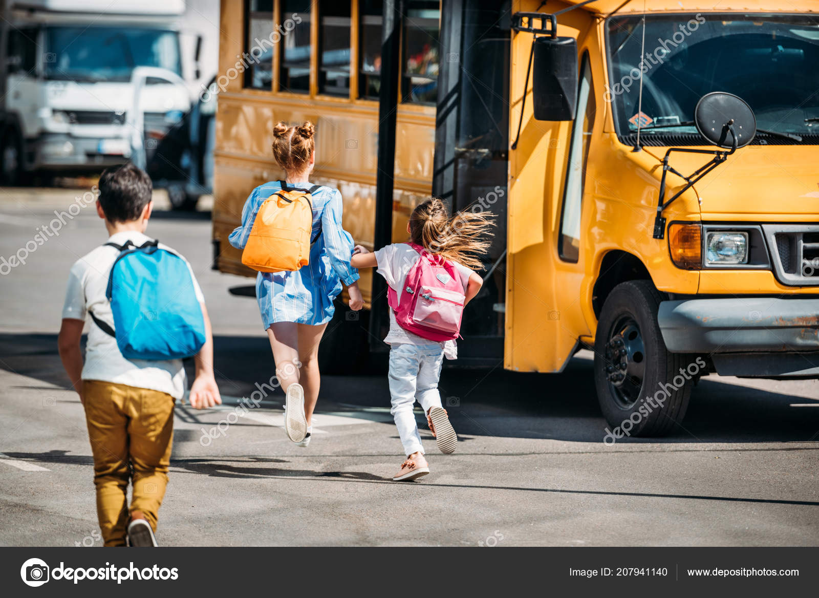 Rear View Group Schoolchildren Running School Bus — Stock Photo ...