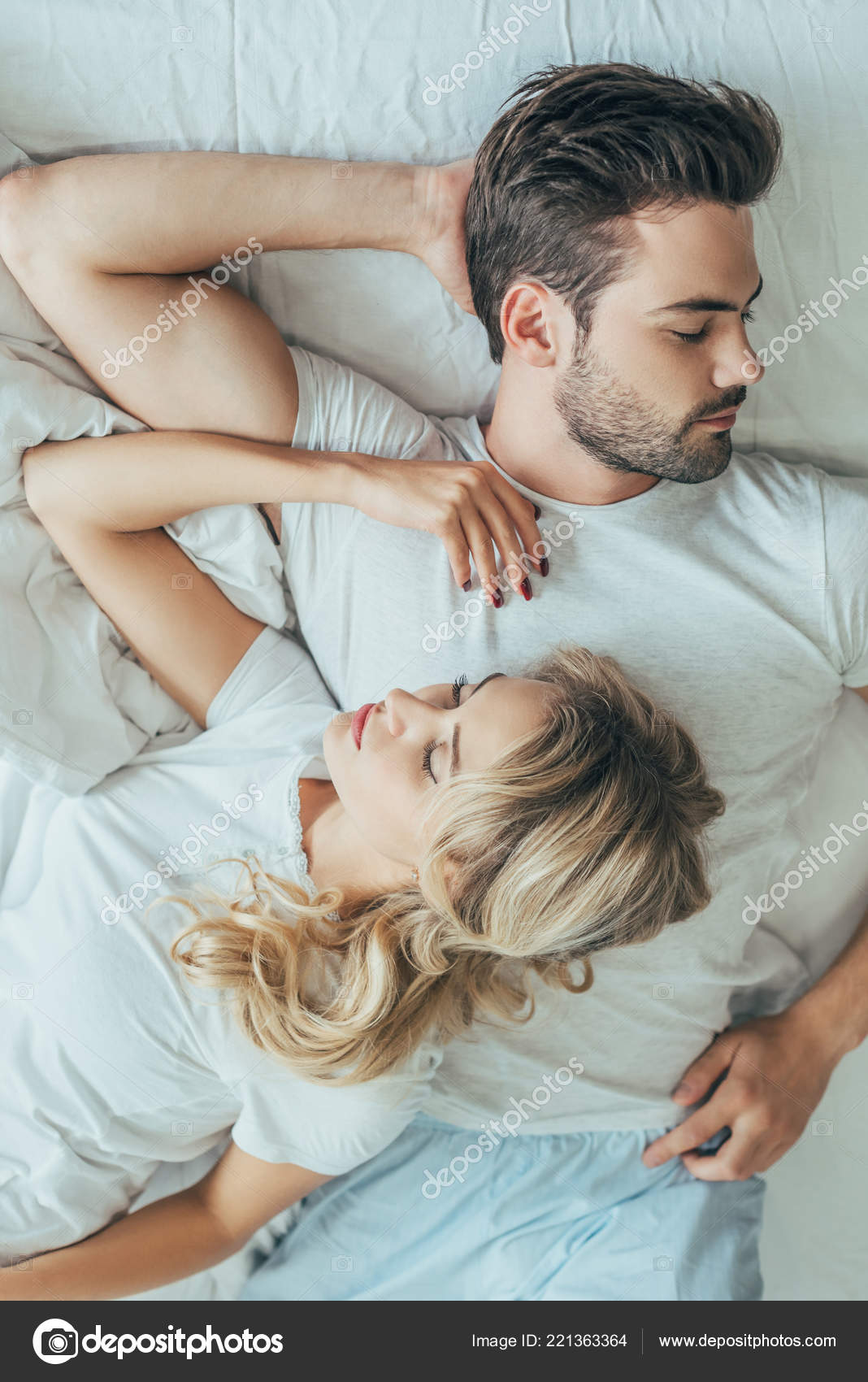 Top View Beautiful Young Couple Sleeping Together Bed Home — Stock ... Top View Beautiful Young Couple Sleeping Together Bed Home — Stock ...