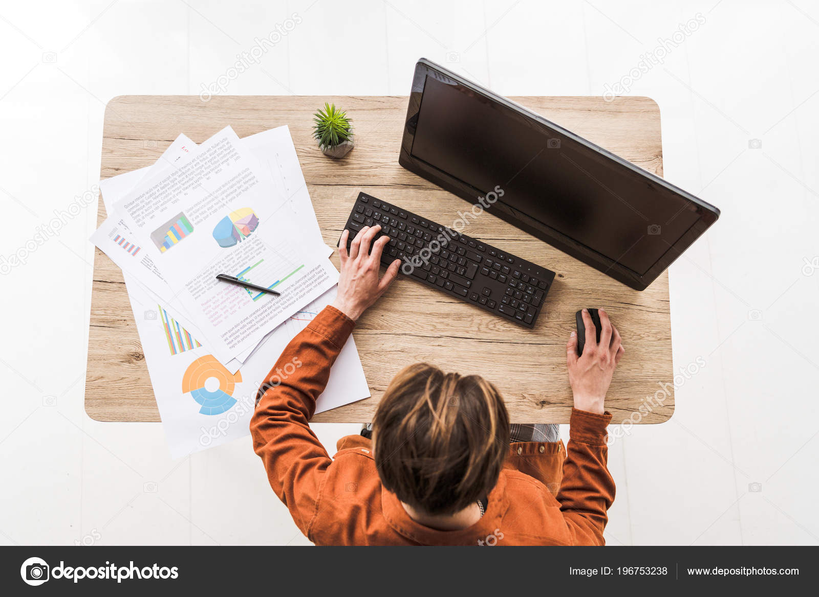 Top View Man Working Computer Table Infographics Potted Plant — Stock ...