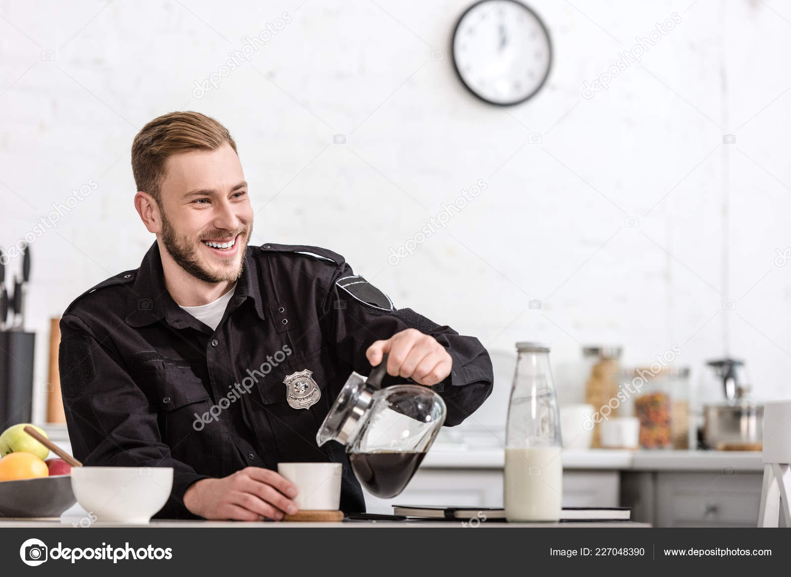 Happy Police Officer Pouring Filtered Coffee Glass Pot Kitchen — Stock ...