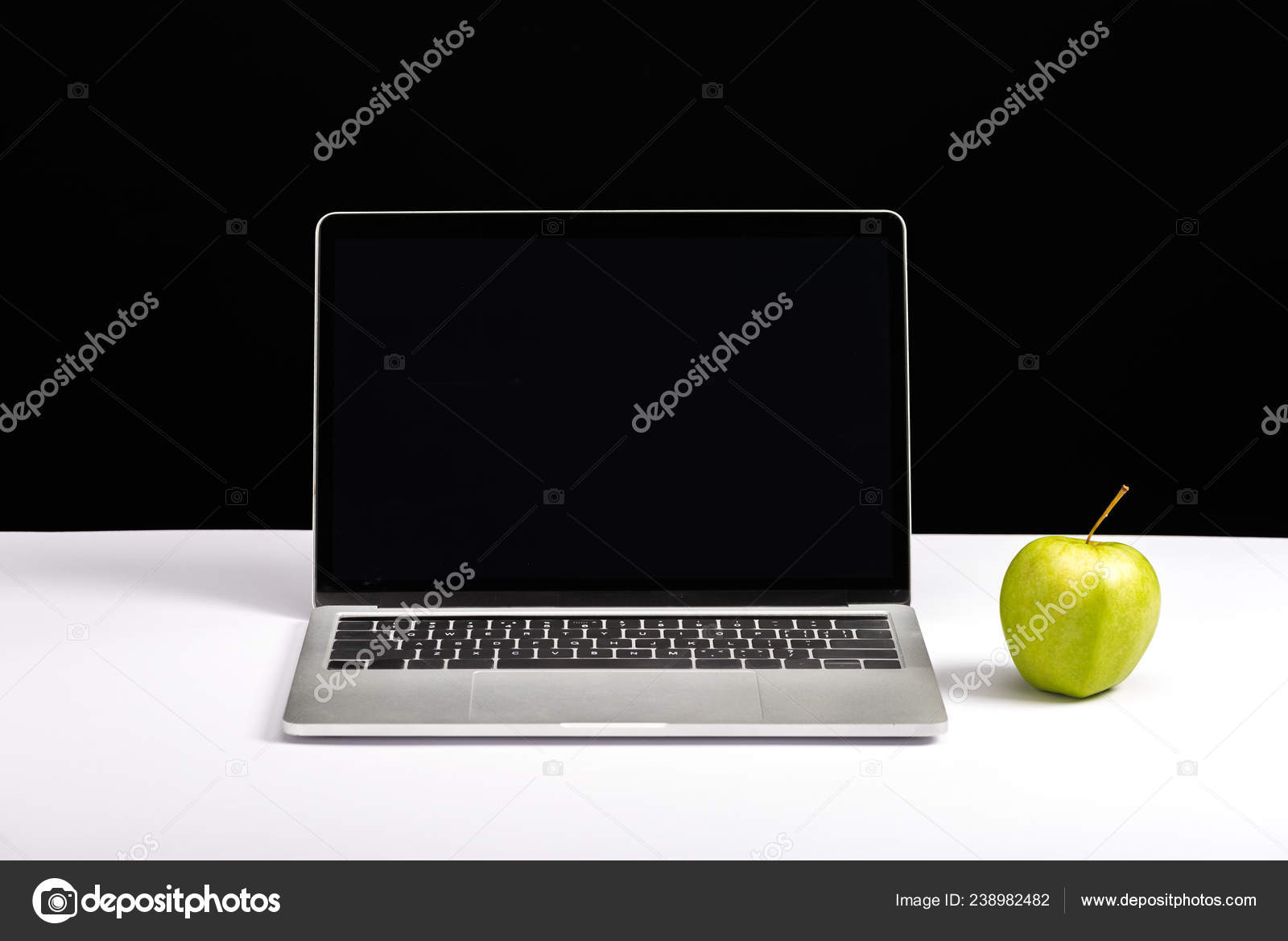 Apple Laptop Blank Screen Desk Isolated Black — Stock Photo ...