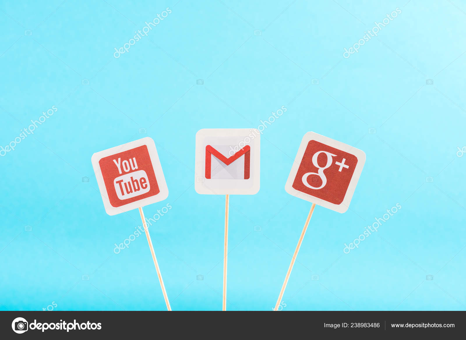 Top View Google Gmail Youtube Icons Isolated Blue — Stock Editorial ...