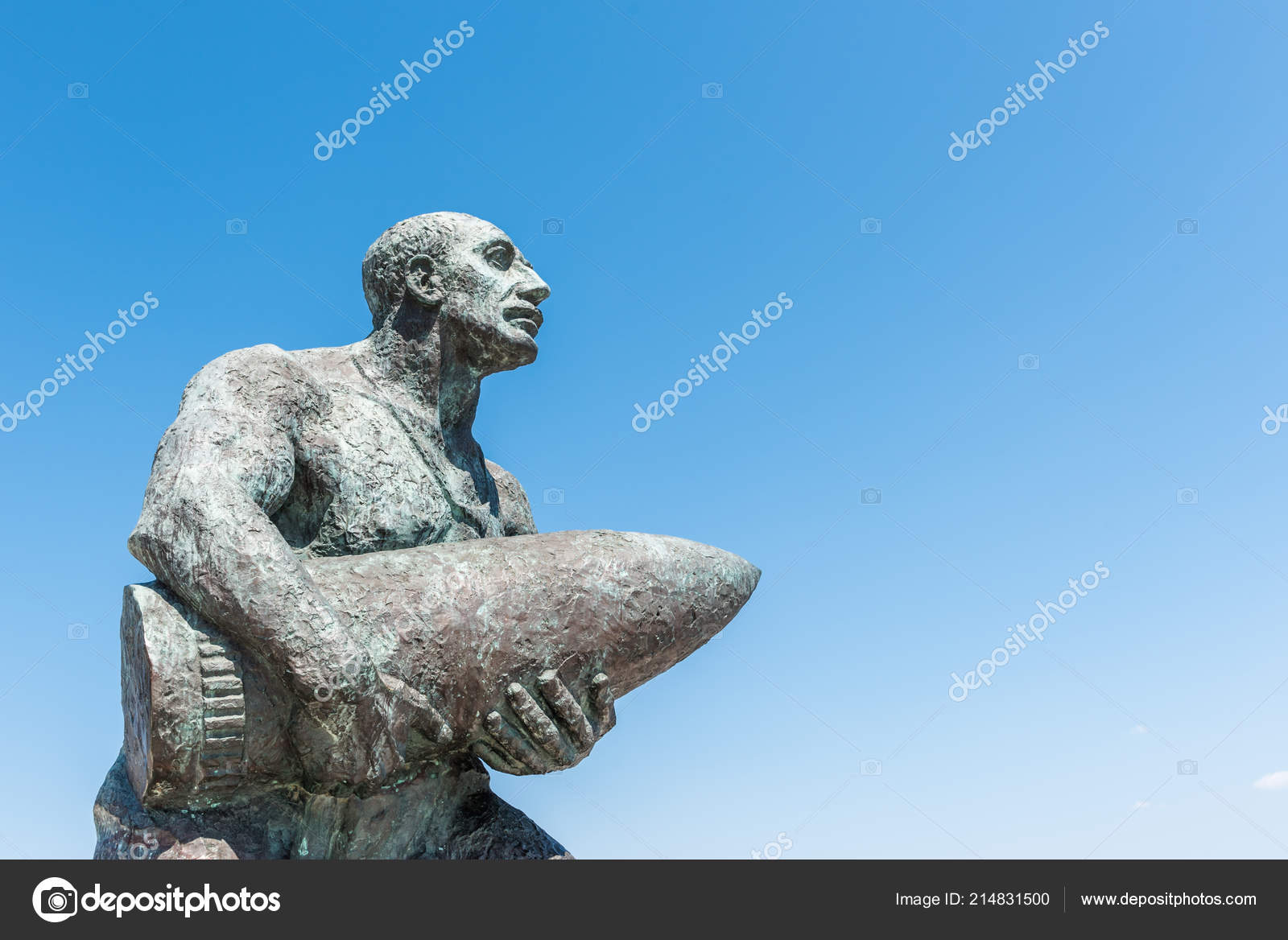 Statue Famous Turkish Corporal Seyit Cabuk Seyit Onbasi Carrying ...