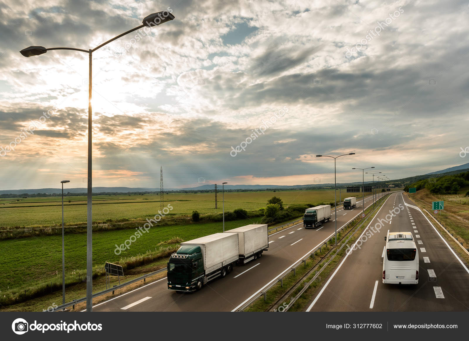 Lorry Trucks Line Caravan Convoy Country Highway Beautiful Sky — Stock ...