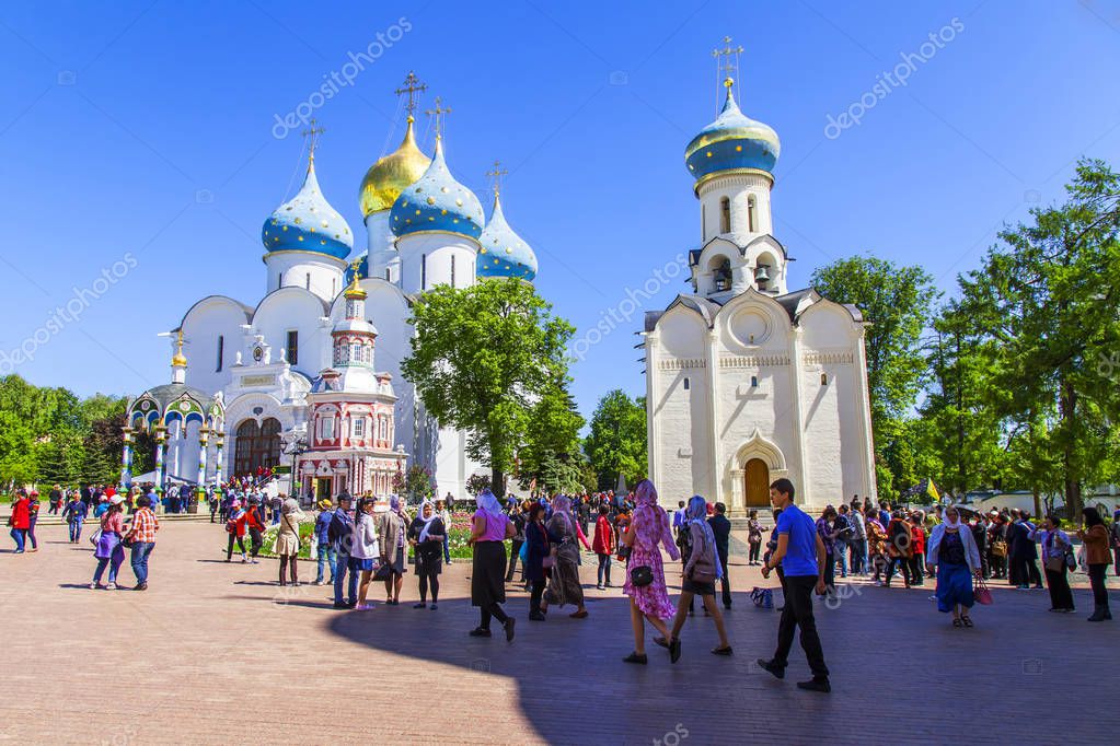 SERGIYEV POSAD, RUSIA, 21 DE MAYO DE 2018. Troitsko-Sergiyevskaya ...