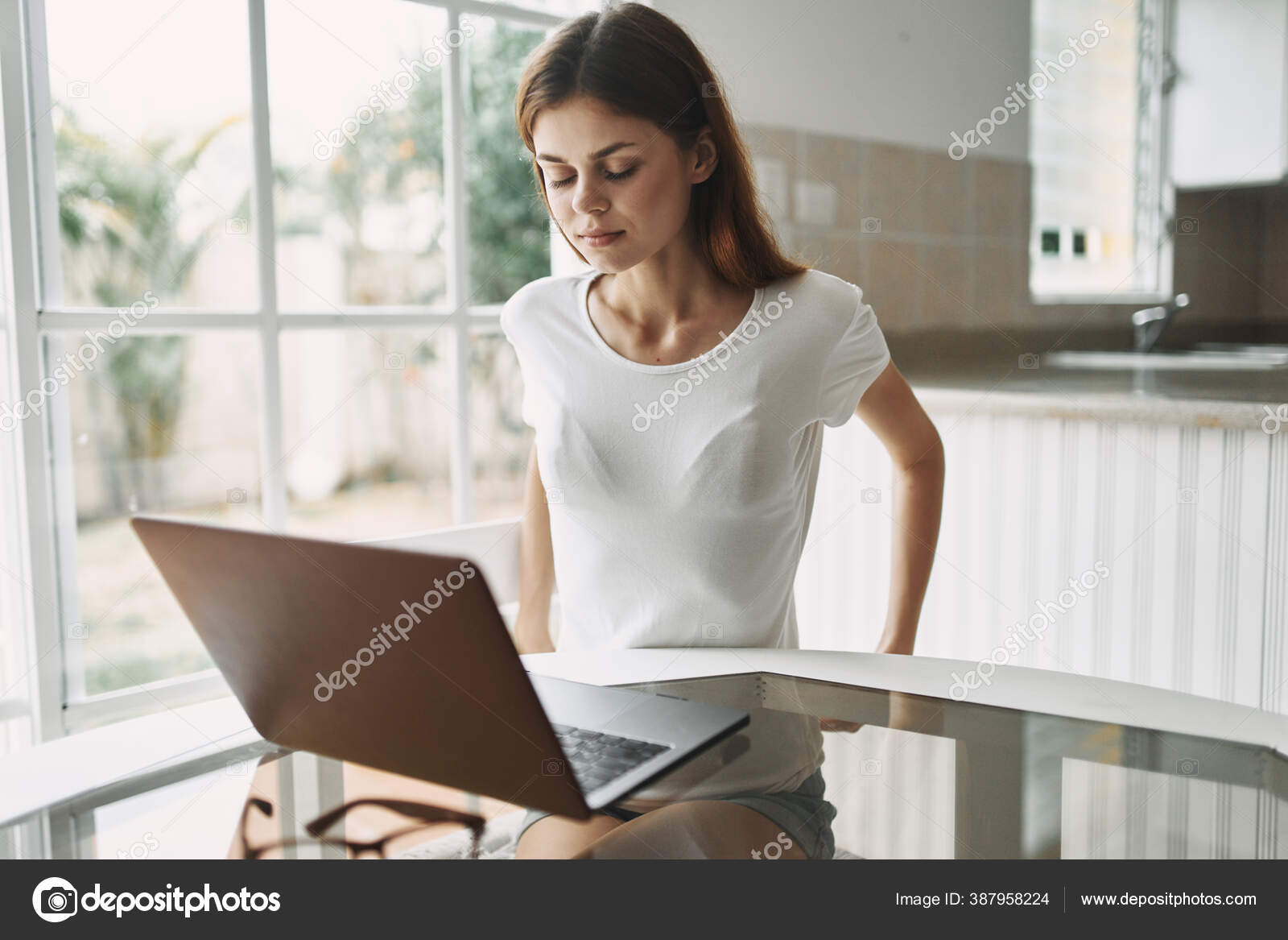 Beautiful woman work desk laptop — Stock Photo © ShotStudio #387958224