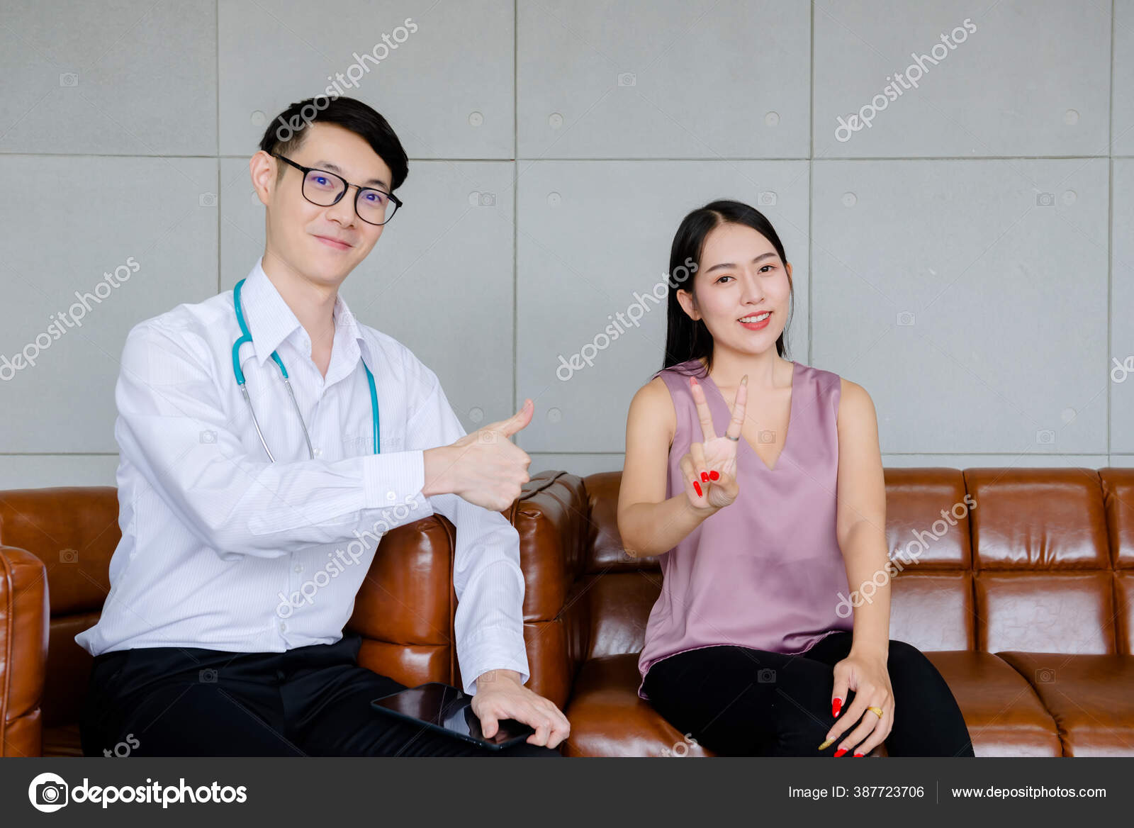 Mental People Fighting Concept Young Doctor's Psychologist Smiling ...