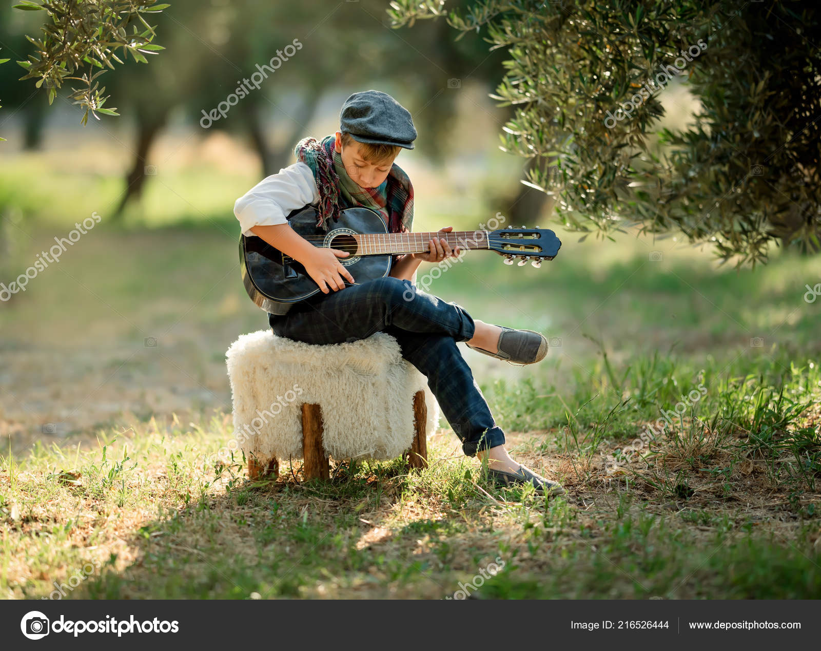 Little Guitarist Boy - Asesores
