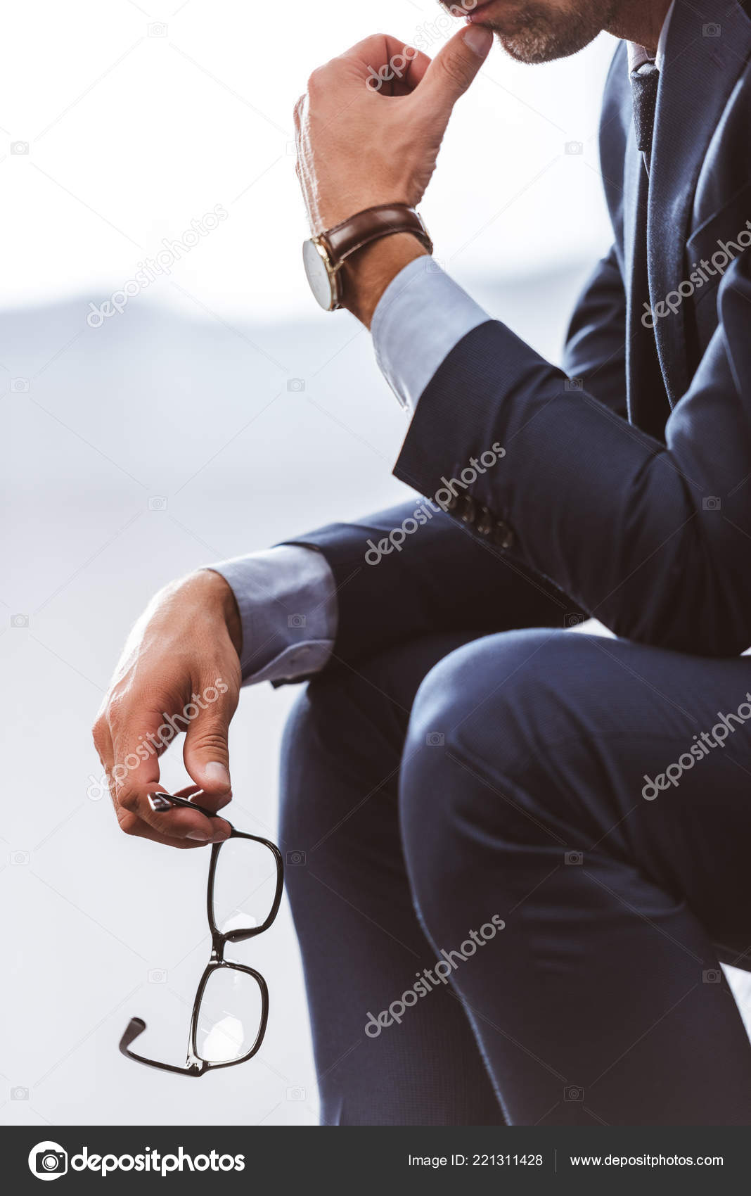 Cropped Shot Businessman Suit Sitting Holding Eyeglasses — Free Stock ... Cropped Shot Businessman Suit Sitting Holding Eyeglasses — Free Stock ...