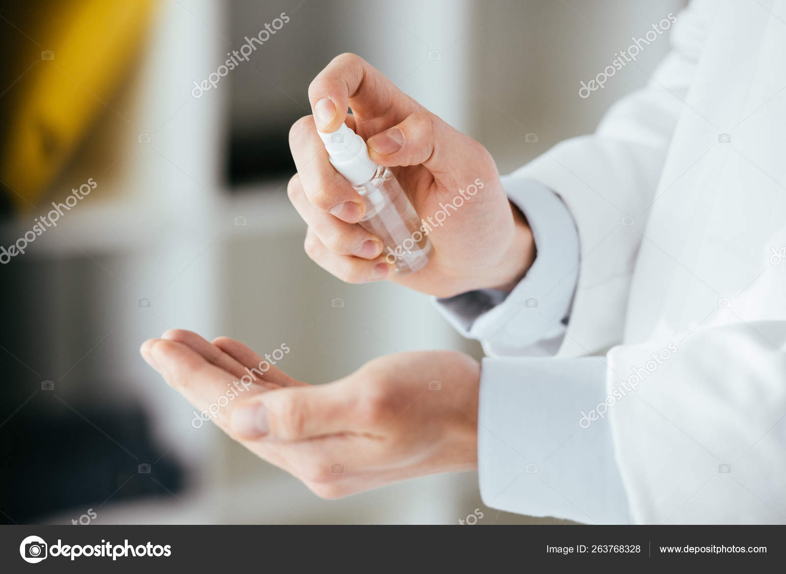 Cropped View Doctor Applying Antibacterial Spray Hand Hospital — Free ...