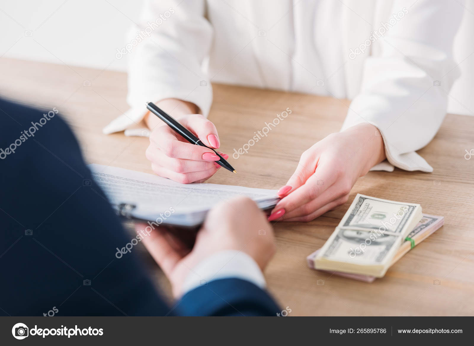 Cropped Shot Woman Signing Contract Clipboard Hands Manager Dollar ... Cropped Shot Woman Signing Contract Clipboard Hands Manager Dollar ...