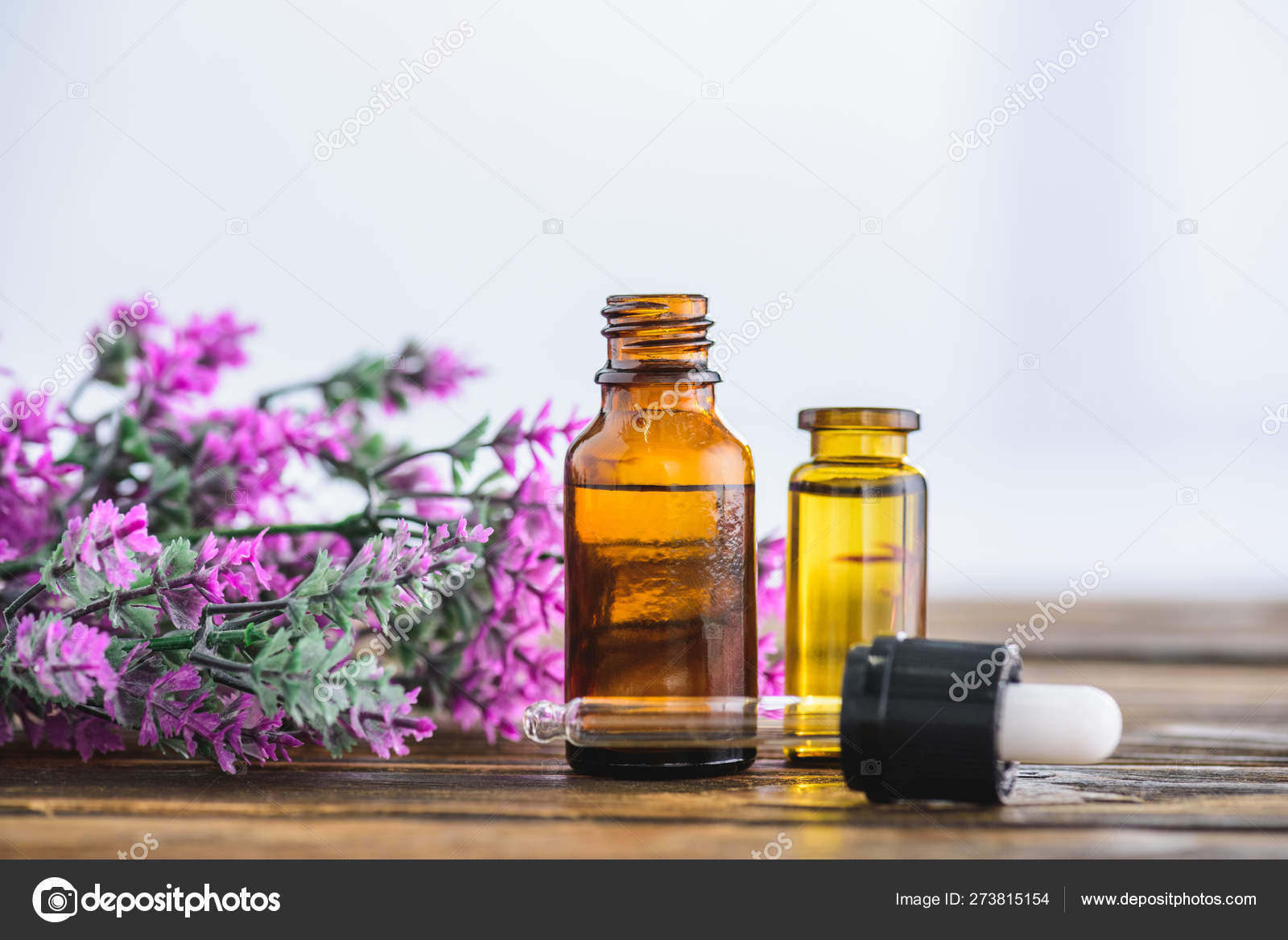 Bottles Essential Oils Dropper Heather Flowers White Background — Stock ...