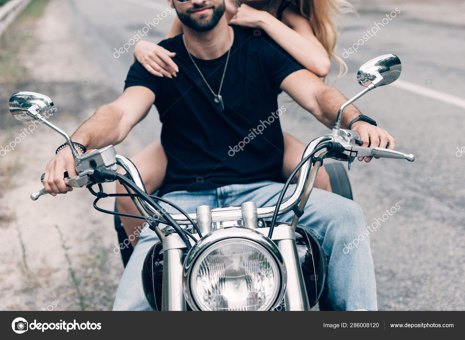 Cropped View Young Couple Bikers Hugging Black Motorcycle Road — Stock ...