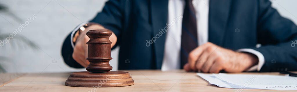 Person gavel Stock Photos & Royalty-Free Images | Depositphotos