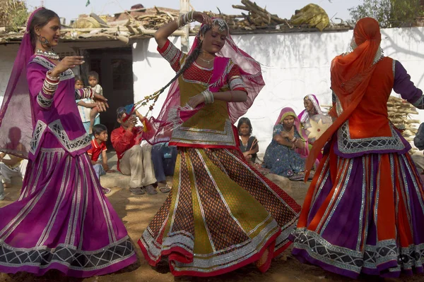 Singando con una india Stock Photos, Royalty Free Singando con una ...
